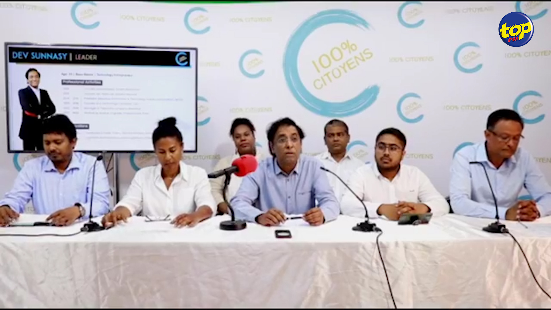 Article diffamatoire datant de 2004 : Dev Hurnam obtient Rs 100 000 de ...