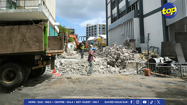 Problèmes d’inondations à Port-Louis : Le bâtiment de KFC enfin démoli ...