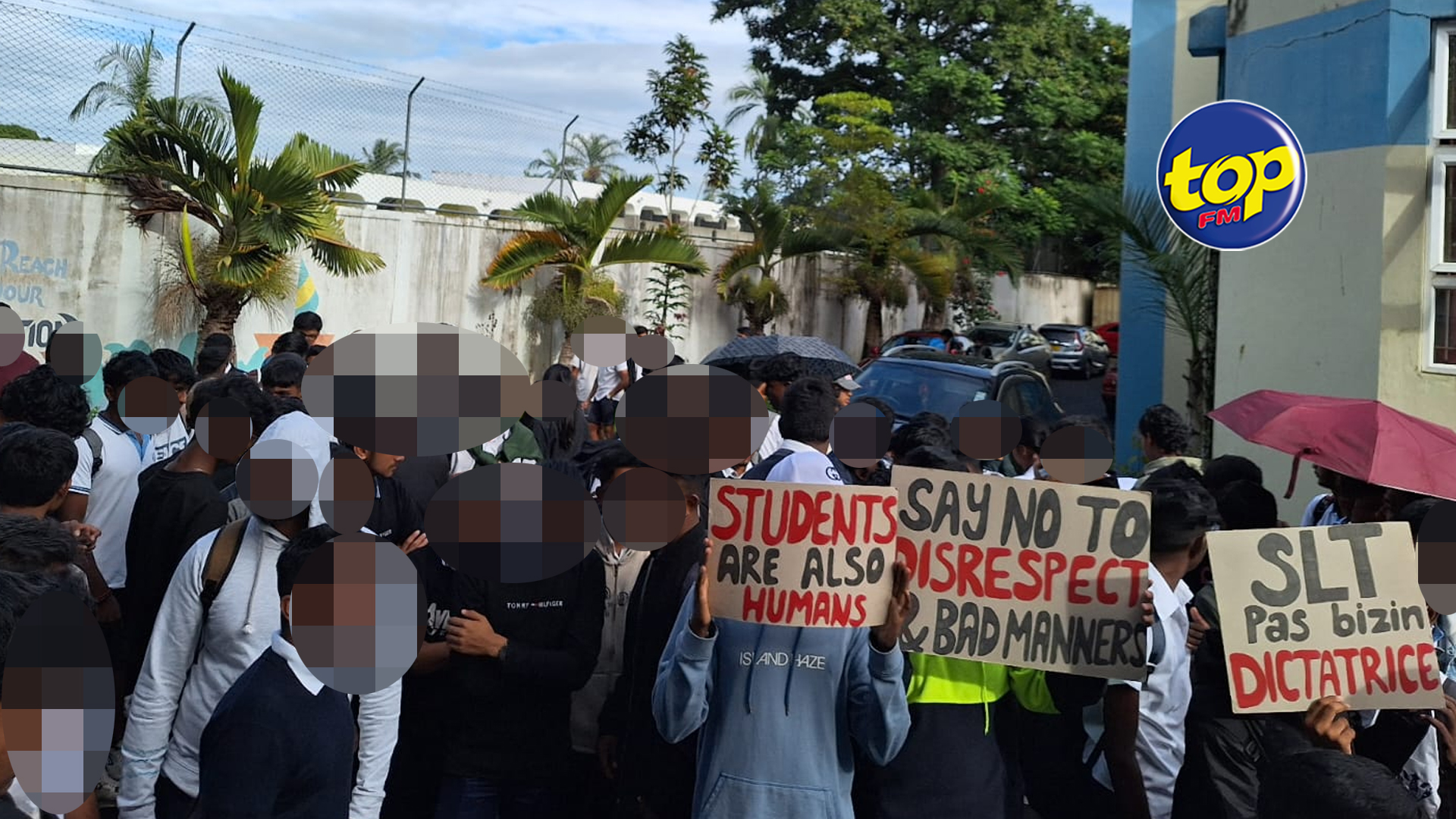 Ils déplorent le comportement de leur rectrice : nouveau sit-in des ...